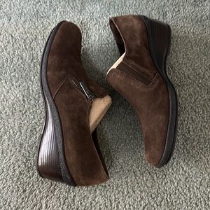 Aquatalia | Shoes | Aquatalia By Marvin K Suede Wedge Shooties Side Zip ...